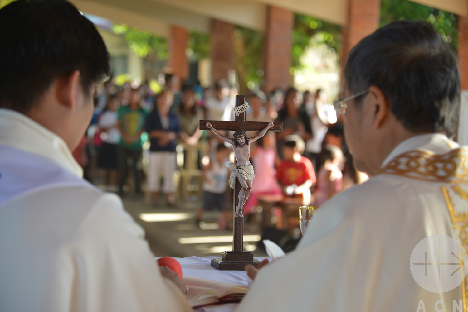 Una Misa, el mejor regalo para cada invitado - Ayuda a la Iglesia ...